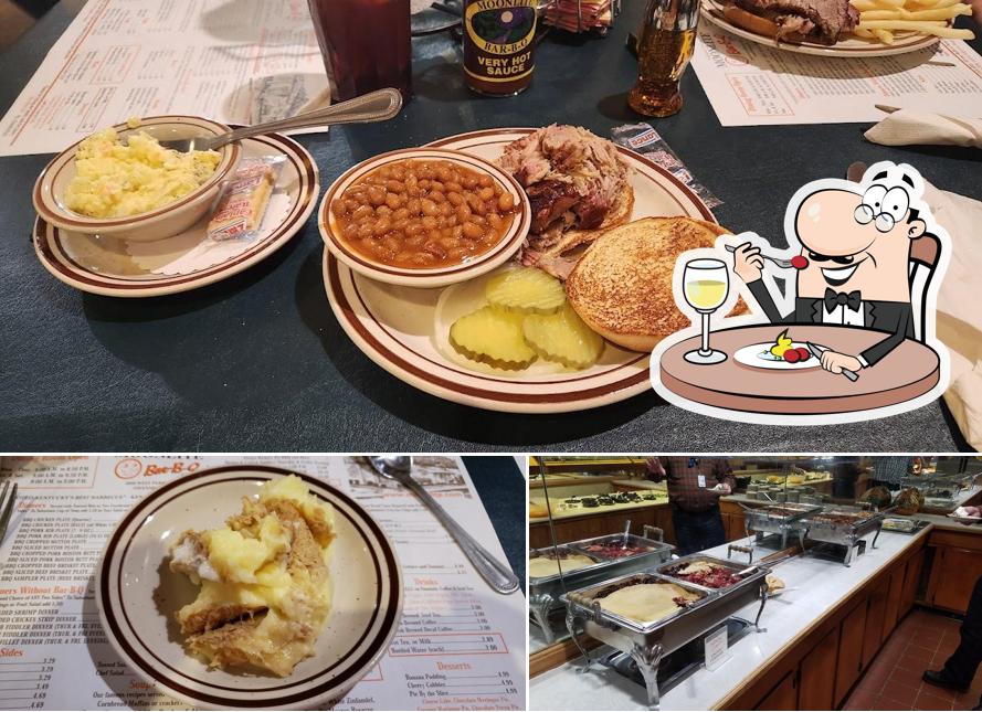 Moonlite Bar-b-q Inn, Owensboro - Restaurant menu, prices and reviews