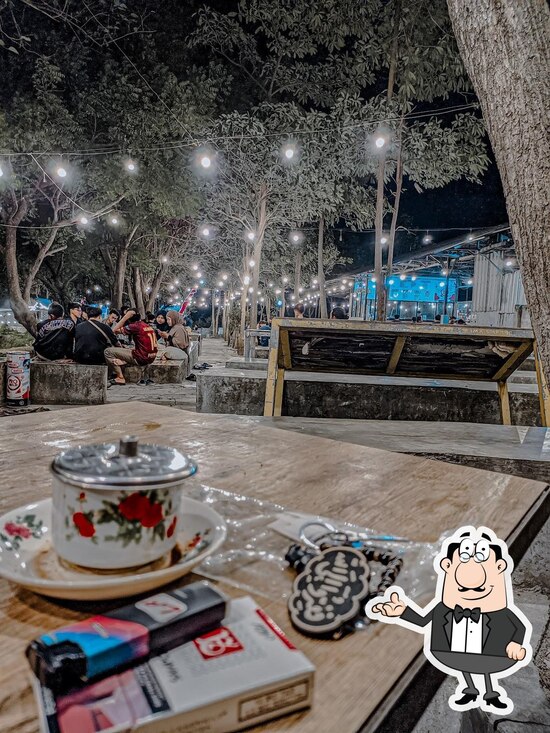 Circuit Cafe, Gresik - Restaurant menu, prices and reviews